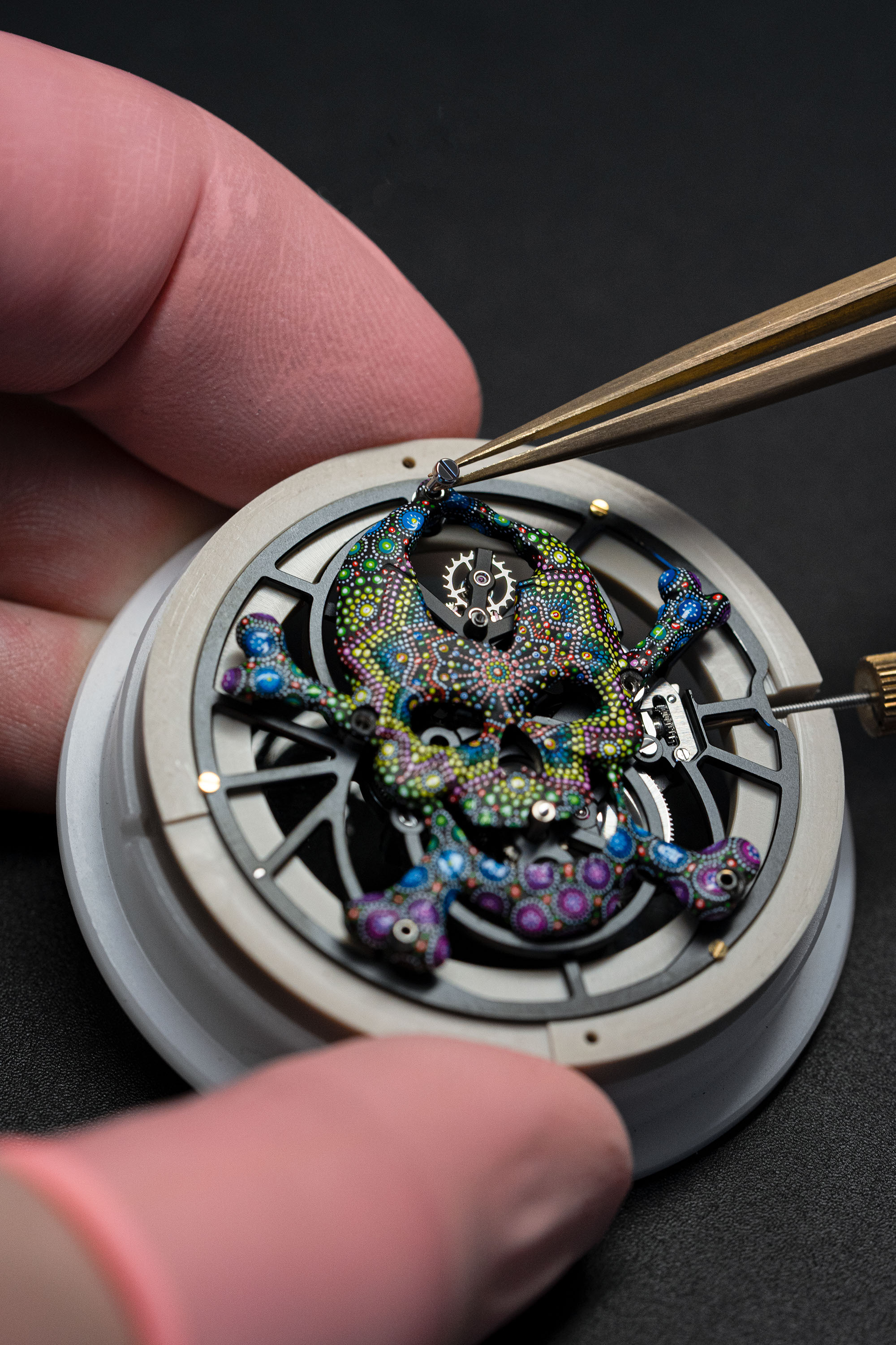 Toubillon Skelet Ceramic - Skull Pointillism | Jaquet Droz